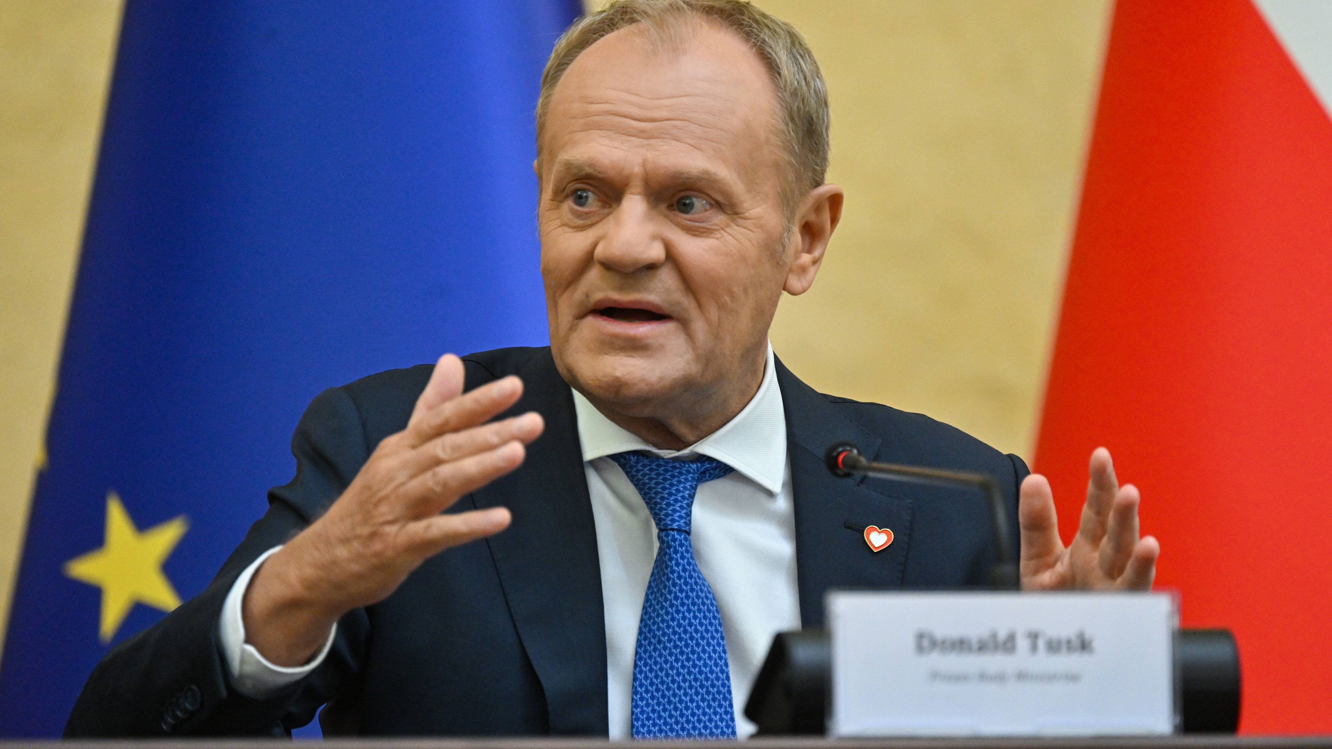 Donald Tusk przestrzega po słowach Miedwiediewa. "Wszyscy powinni to ...