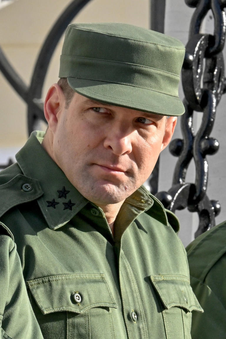 Raul Castro’s six-fingered, jet-setting grandson emerges from shadows ...