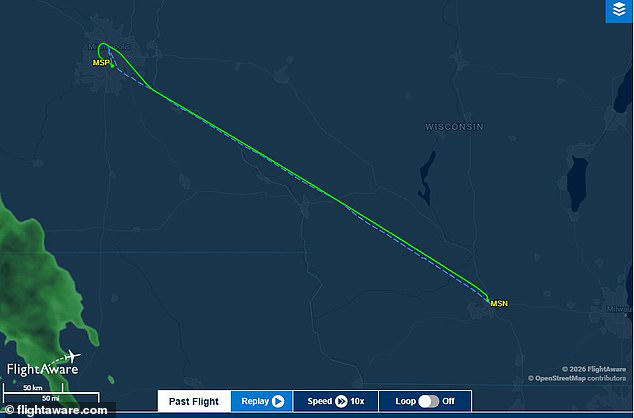 Mid-air horror as passenger sparks 'security concern' on United ...