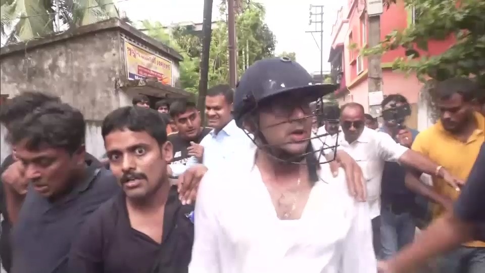 Eggs, stones thrown at TMC MP Abhishek Banerjee, locals raise 'chor ...