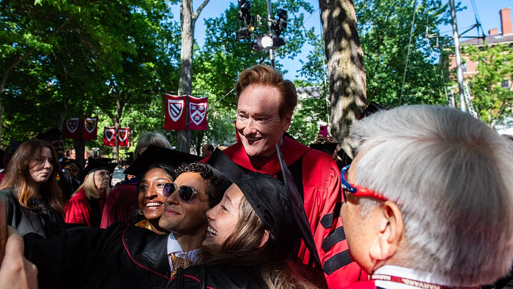 Conan O’Brien blends humor and humility in Harvard speech