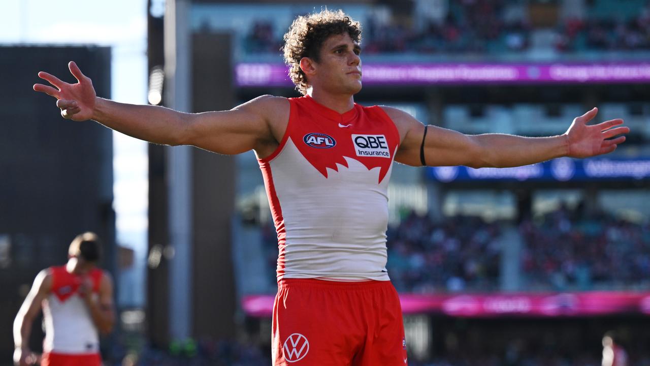 Eight is great for Curnow as Swans swarm over Tigers