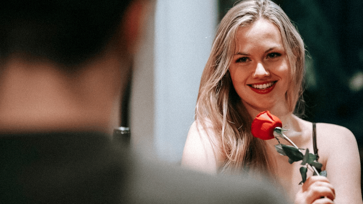 Women who seem naturally attractive usually have these 7 subtle habits