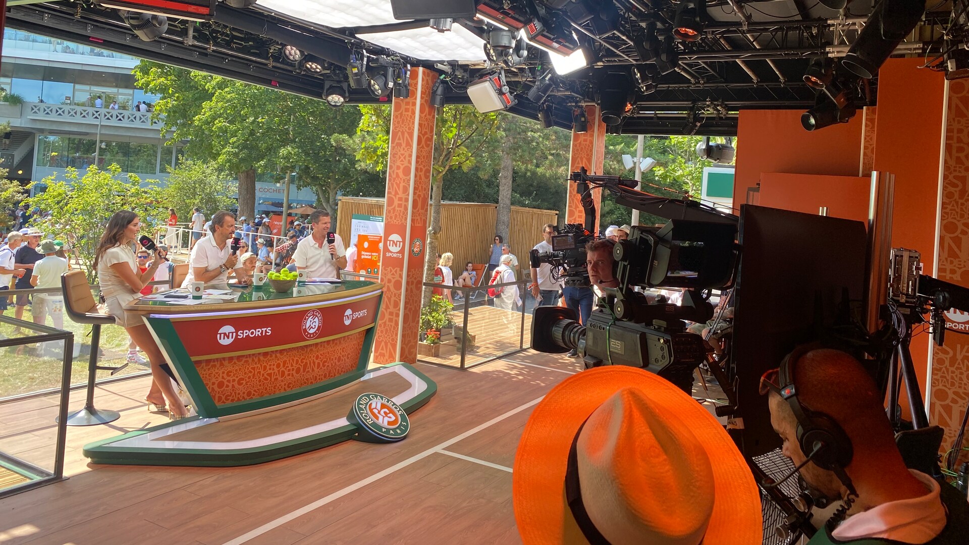 Einblicke ins TV-Studio bei den French Open: „Seht ihr, man muss im ...