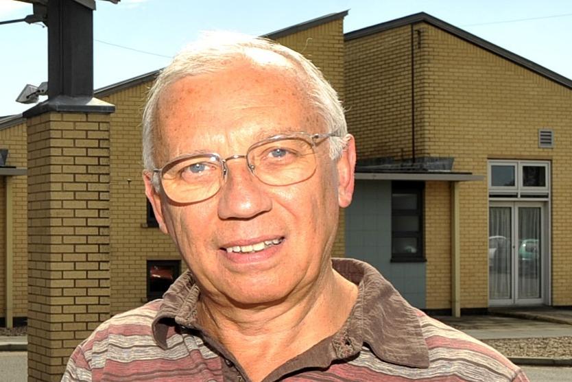 A devoted Wigan Warriors fan who was battling cancer died aged 84 after ...