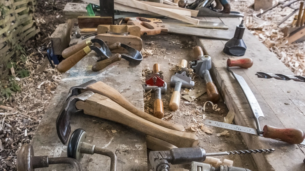 Falling back in love with hand tool woodworking