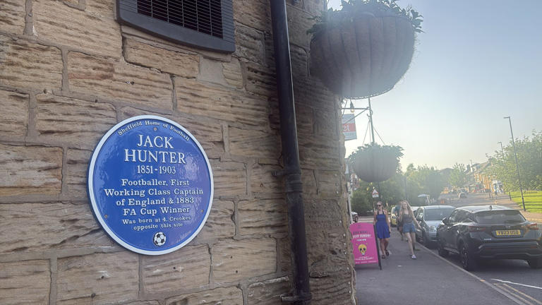 Blue plaque unveiled in Sheffield for FA Cup winning defender and ...