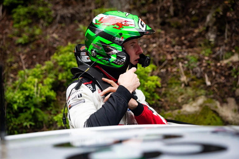 Rally Japan: Oliver Solberg turns up pressure on Elfyn Evans