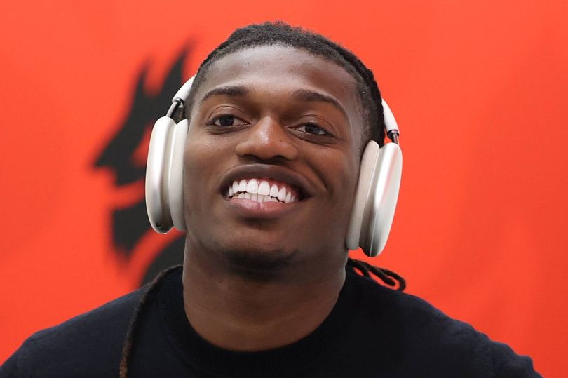 Man United latest: 'Dream signing' named as Rafael Leao gives transfer ...