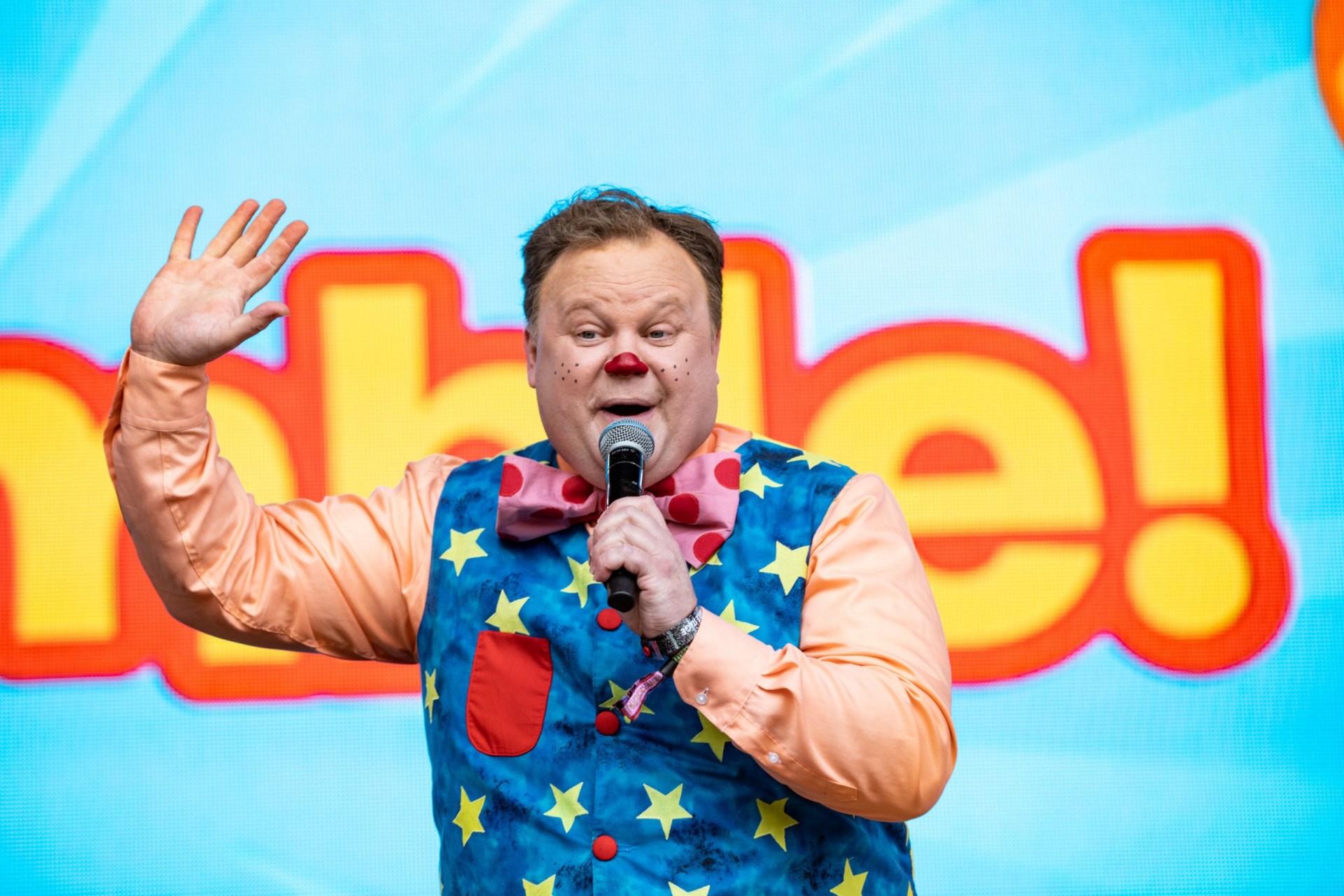 CBeebies legend Mr Tumble is dating co-star Samantha Dorrance 21 years ...