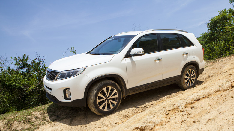 5 mid-size SUVs to avoid when looking for a used car