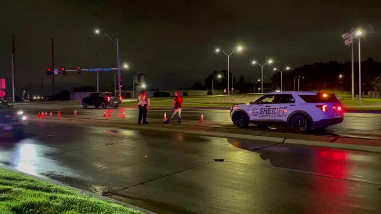 Papillion police chase, shoot suspect after shots fired at shopping center
