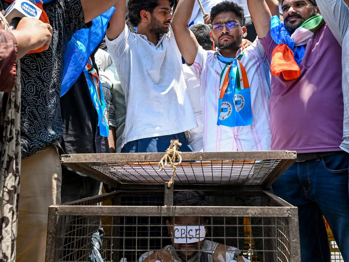 NSUI protests outside CBSE headquarters seek transparency over OSM ...