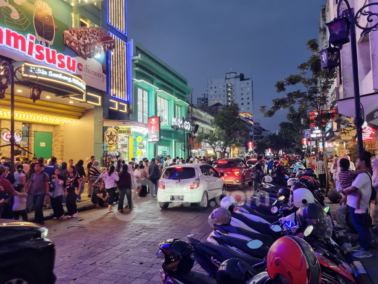 90 ribu kendaraan masuk Kota Bandung saat libur panjang Iduladha - Waisak