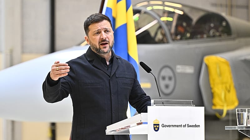 Zelenskyy warns Russia may be preparing massive new attack