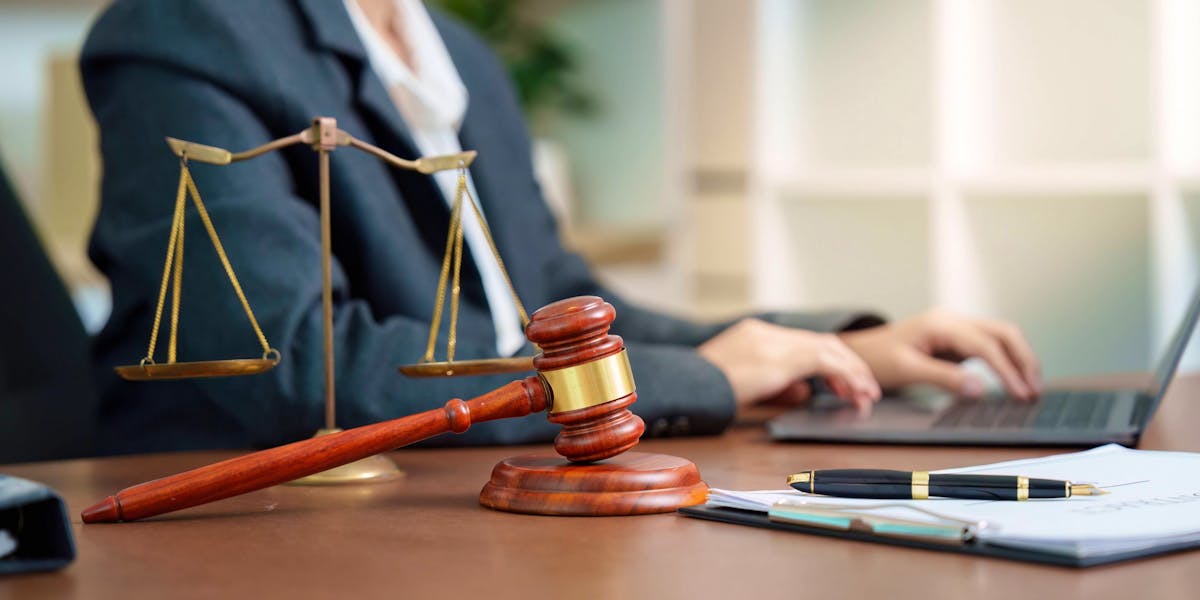 Un ostéopathe jugé pour viols et agressions sur 29 patientes