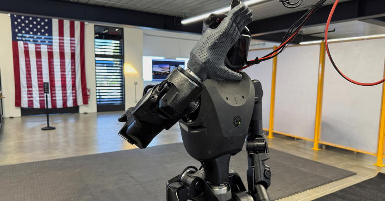 This Trump-linked startup plans to put humanoid robots in the military
