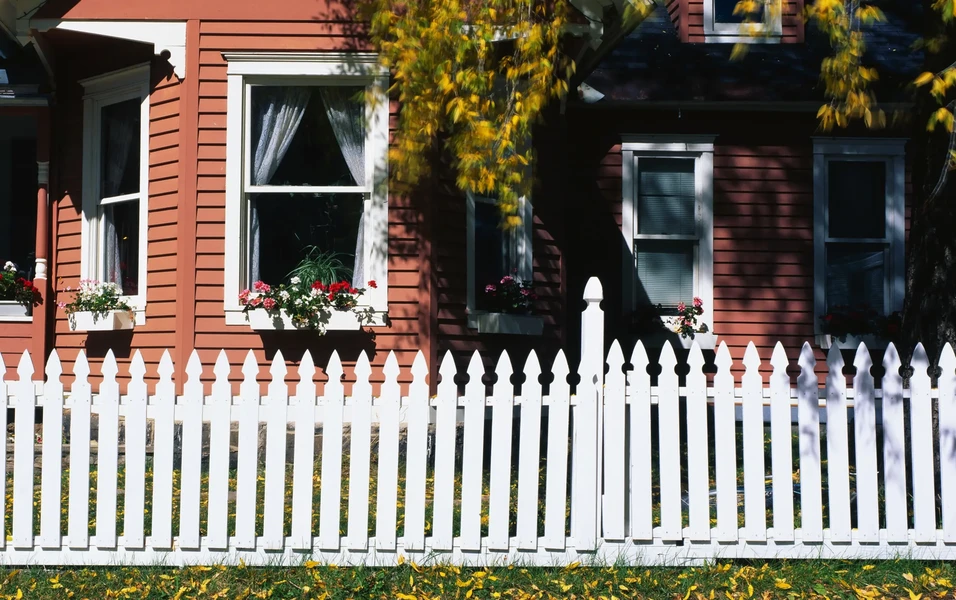 Smart fencing tips for a beautiful, secure yard