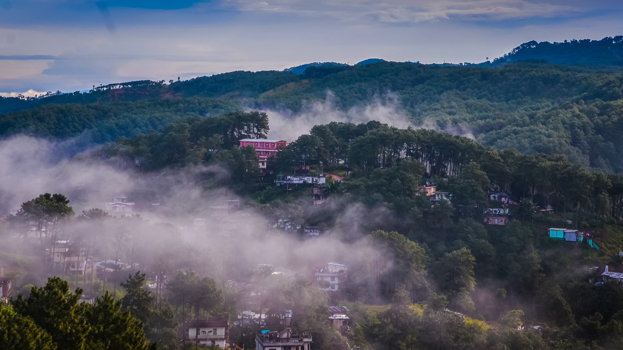 Indian towns where clouds float through the streets