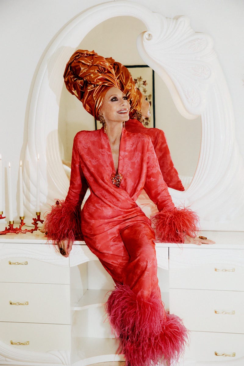 Marisa Berenson crea una colección de ropa estilo años 70 para ZARA