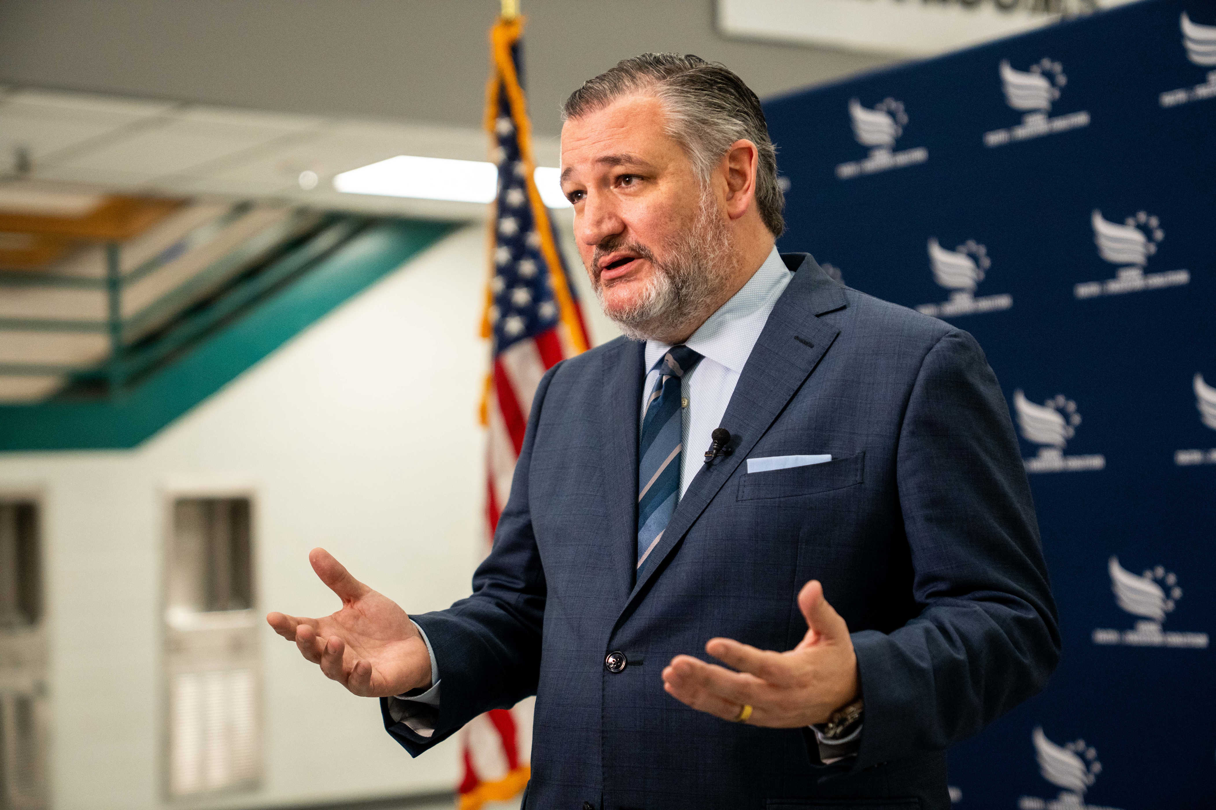 Democrats put a 'bullseye' on Iowa, eager to turn the red state purple