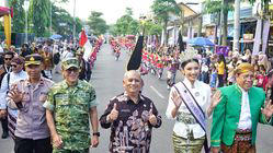 Meriah! Kirab adat budaya nusantara jadi magnet Borobudur Peace dan ...