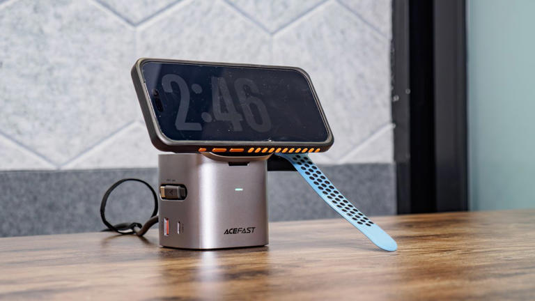 This 6-in-1 MagSafe charger does something I’ve never seen before
