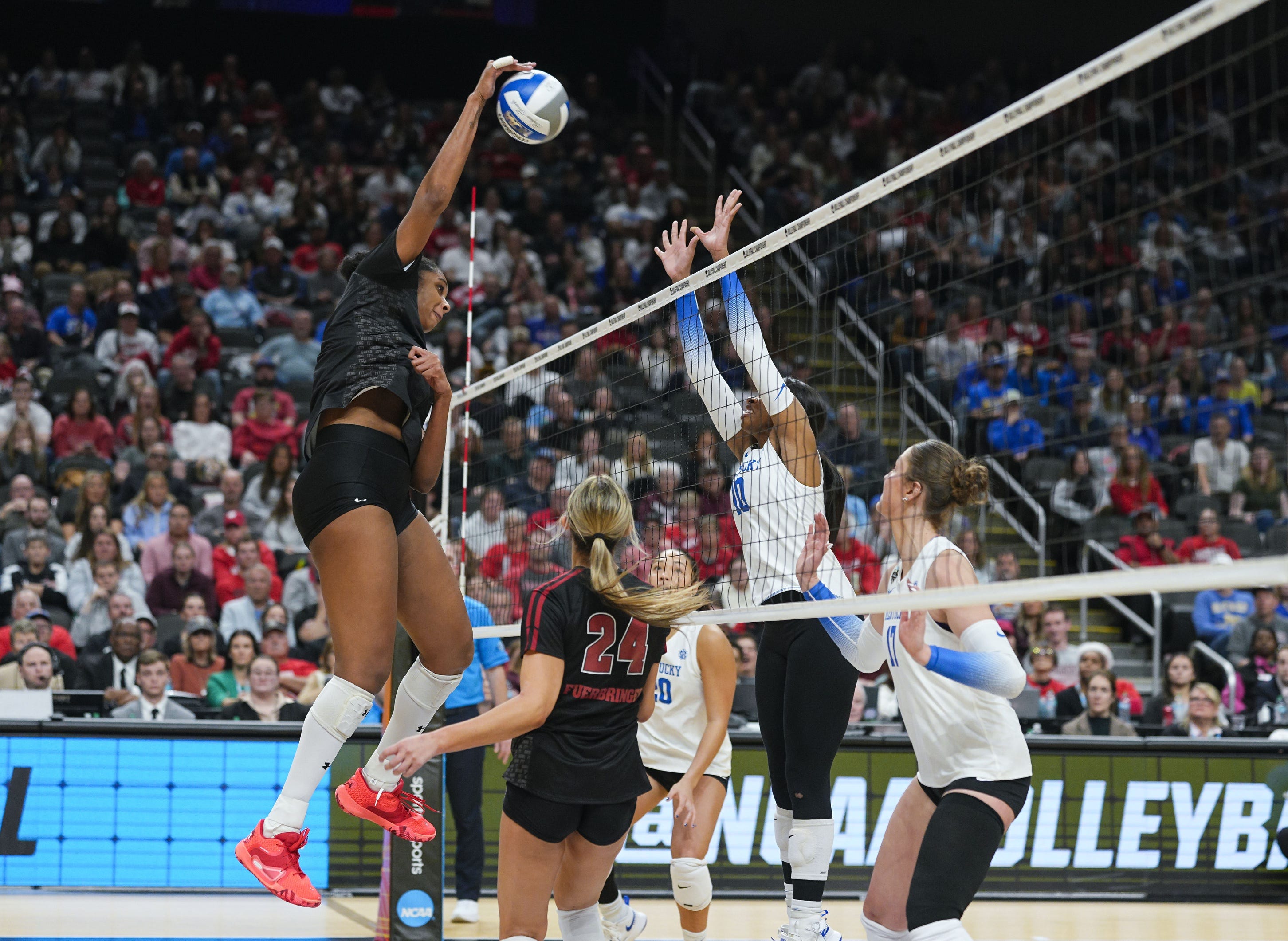 Three must-watch Wisconsin volleyball matches in 2026
