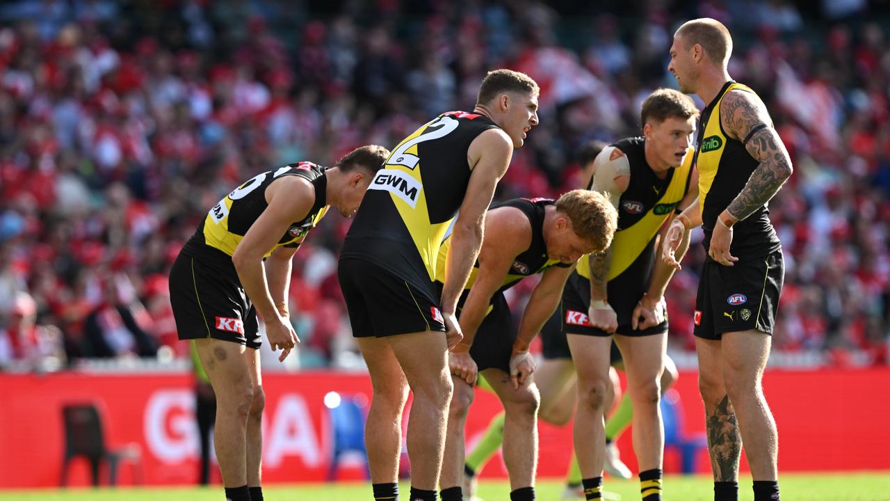 Eight is great for Curnow as Swans swarm over Tigers