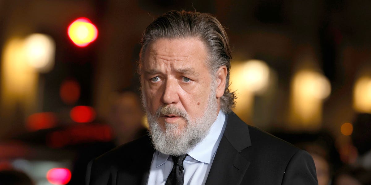 Russell Crowe mostra la sua incredibile trasformazione per 'Highlander ...