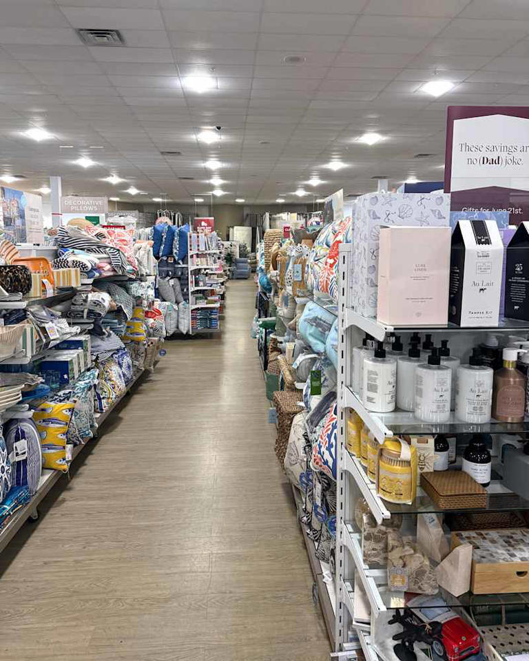 This inside-outside method helps me find the best HomeGoods deals fast