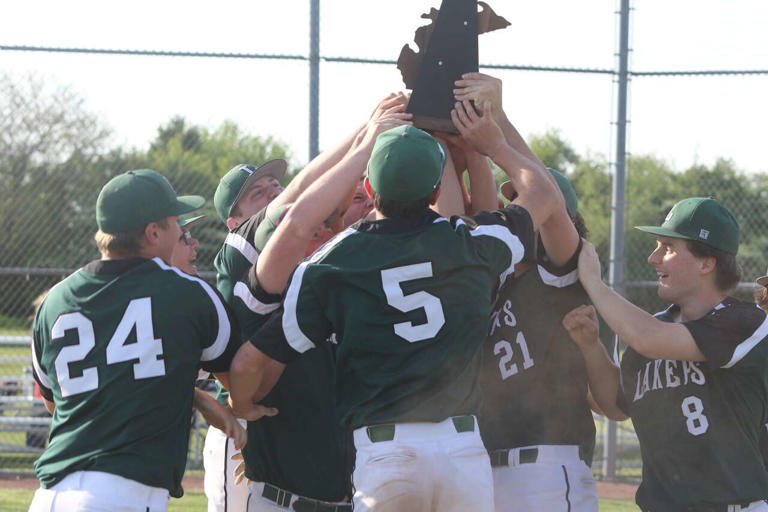 Laker baseball, softball win district championships