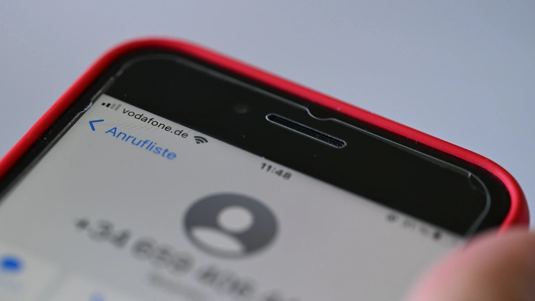 How to detect and stop silent scam calls