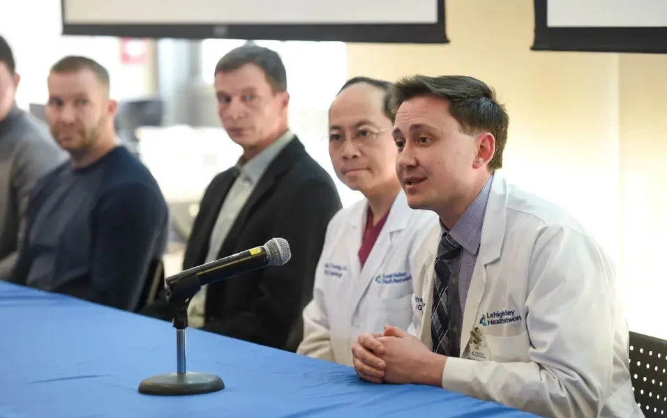 Doctors urge urgent care for sudden jaw pain with nausea