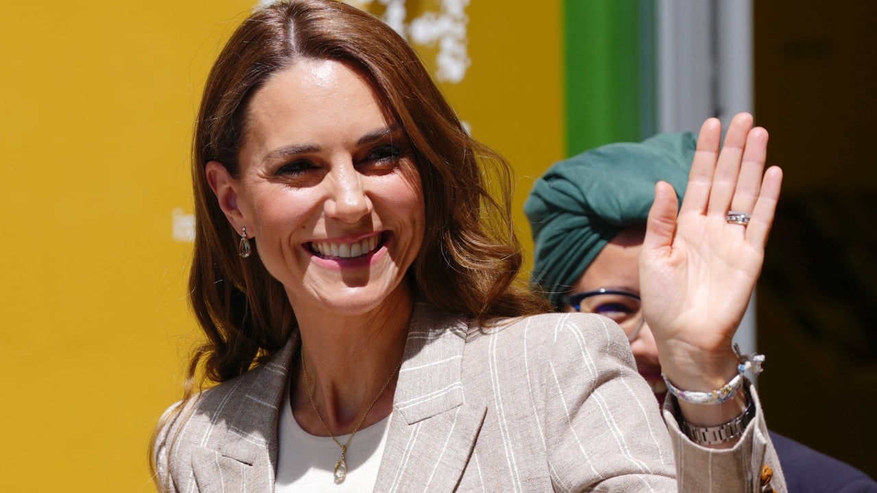 Kate Middleton spotted wearing cream slingback sandals on a trip to ...