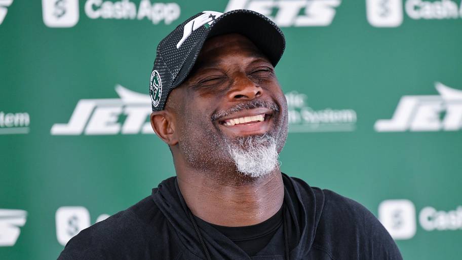 Jets fans will love that Patriots reportedly hit a road bump in pursuit ...