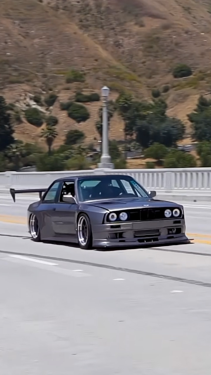 Twin turbo BMW E30 screams with mind blowing acceleration