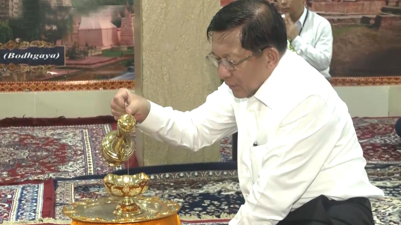 Myanmar President U Min Aung Hlaing offers prayers at Sujatha Temple in ...