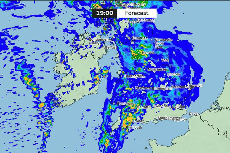 Met Office maps show 34 counties facing 30 hours of heavy rain from Monday