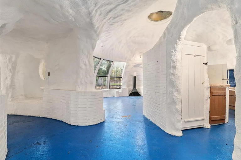 Foam dome home with ‘not a single straight line’ hits the market in ...