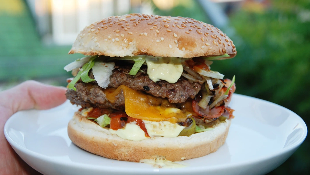 20 restaurant dishes chefs recommend skipping