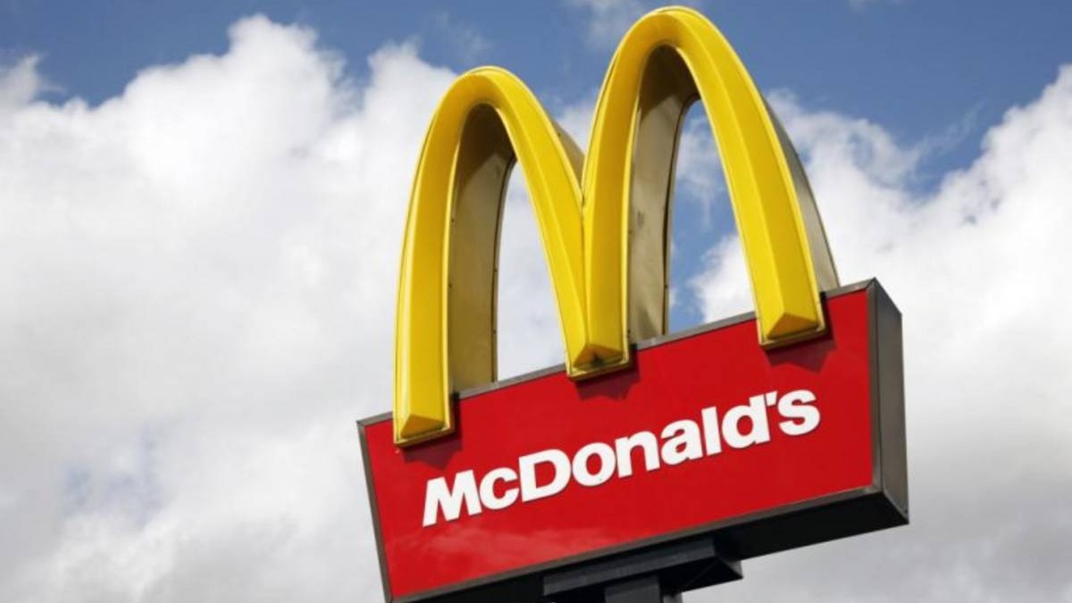 McDonalds launches new $3 value menu and bigger meals to cut dining ...
