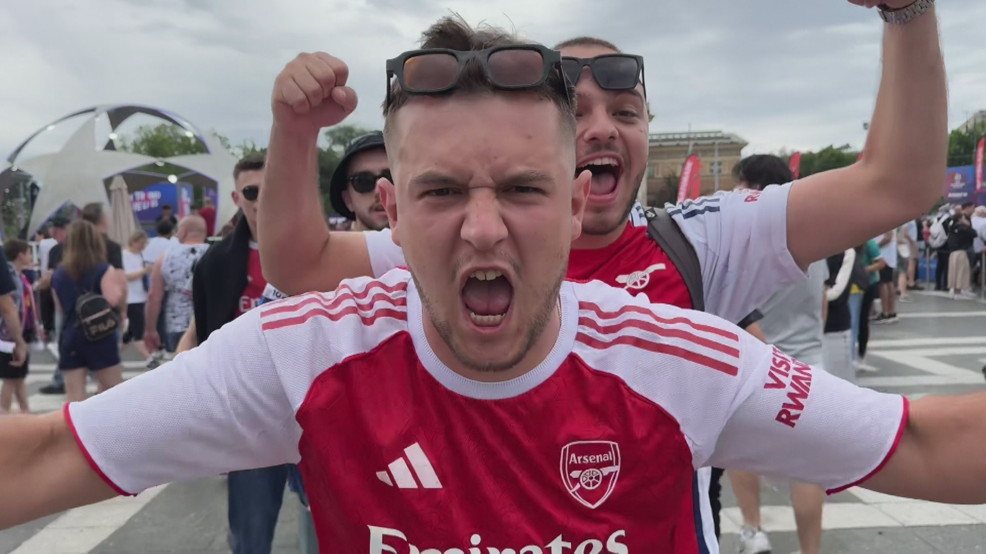 Arsenal fans get ready for Champions League final