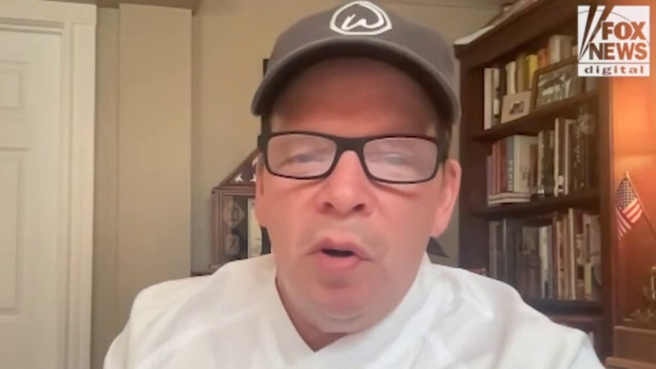 Wahlburgers chef says one ingredient swap changed Mark Wahlberg's ...