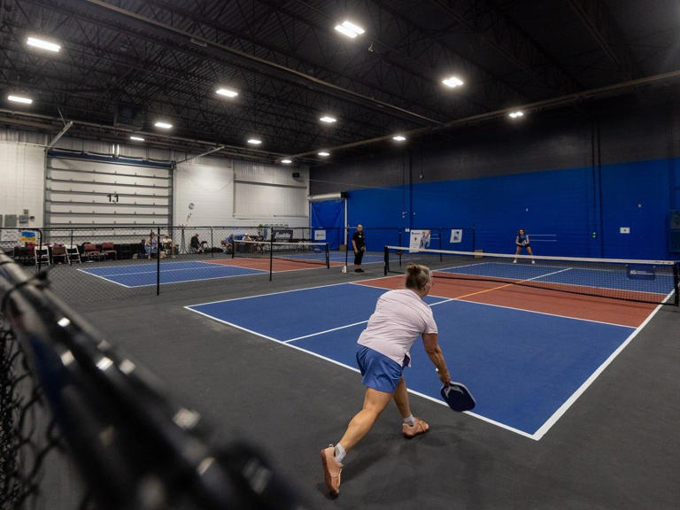 Regina pickleballers seek new venues as 16-court Queen City hub closes