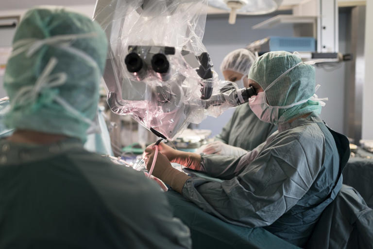 Radiation device placed in brain cuts tumor recurrence, boosts survival