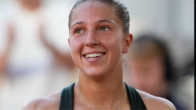 Tennis : Roland-Garros - Diane Parry crée la sensation et renverse ...