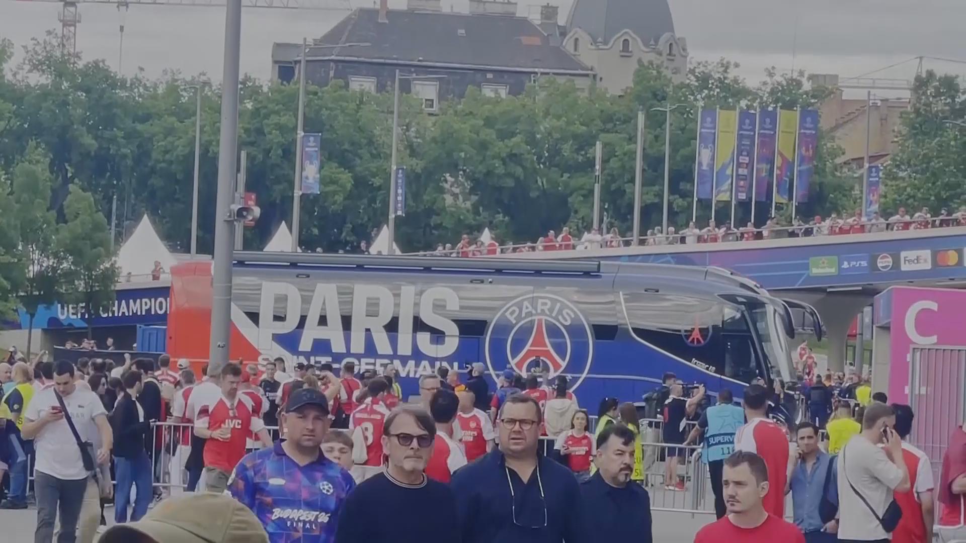 PSG bus arrives for the UCL final as fans in high spirits as they head ...