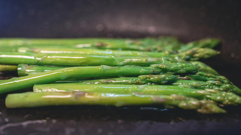 The right oven temperature for perfect roasted asparagus every time