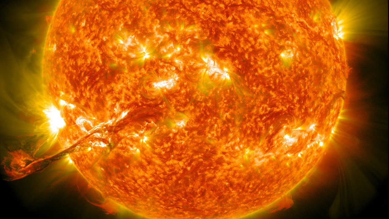 Heliophysicists listening to the sun’s acoustic heartbeat just spotted ...